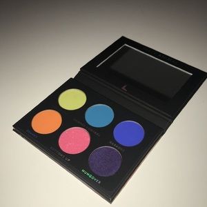 Laura Lee | Makeup | Laura Lee Palette Free Gift W Purchase | Poshmark